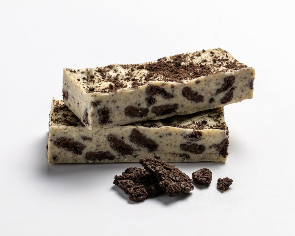 White Chocolate & Cookies – Patagonia Chocolates
